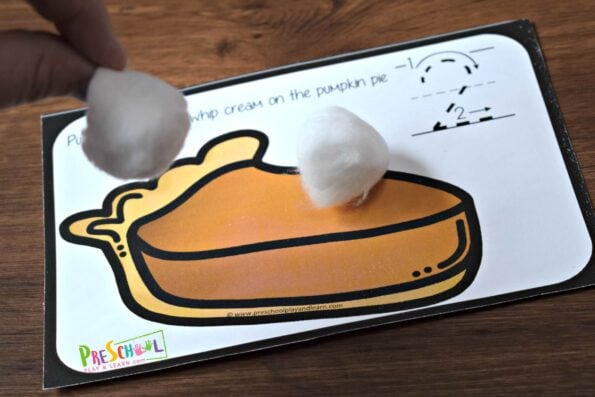 🥧 Pumpkin Pie Counting Activity - Count and Trace Free Printable