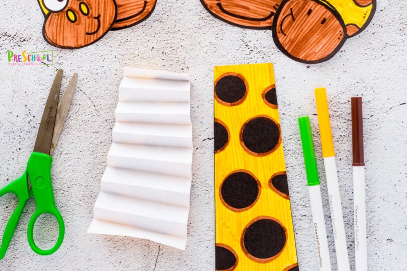 🦒 Cute FREE Printable Giraffe Paper Craft for Preschoolers
